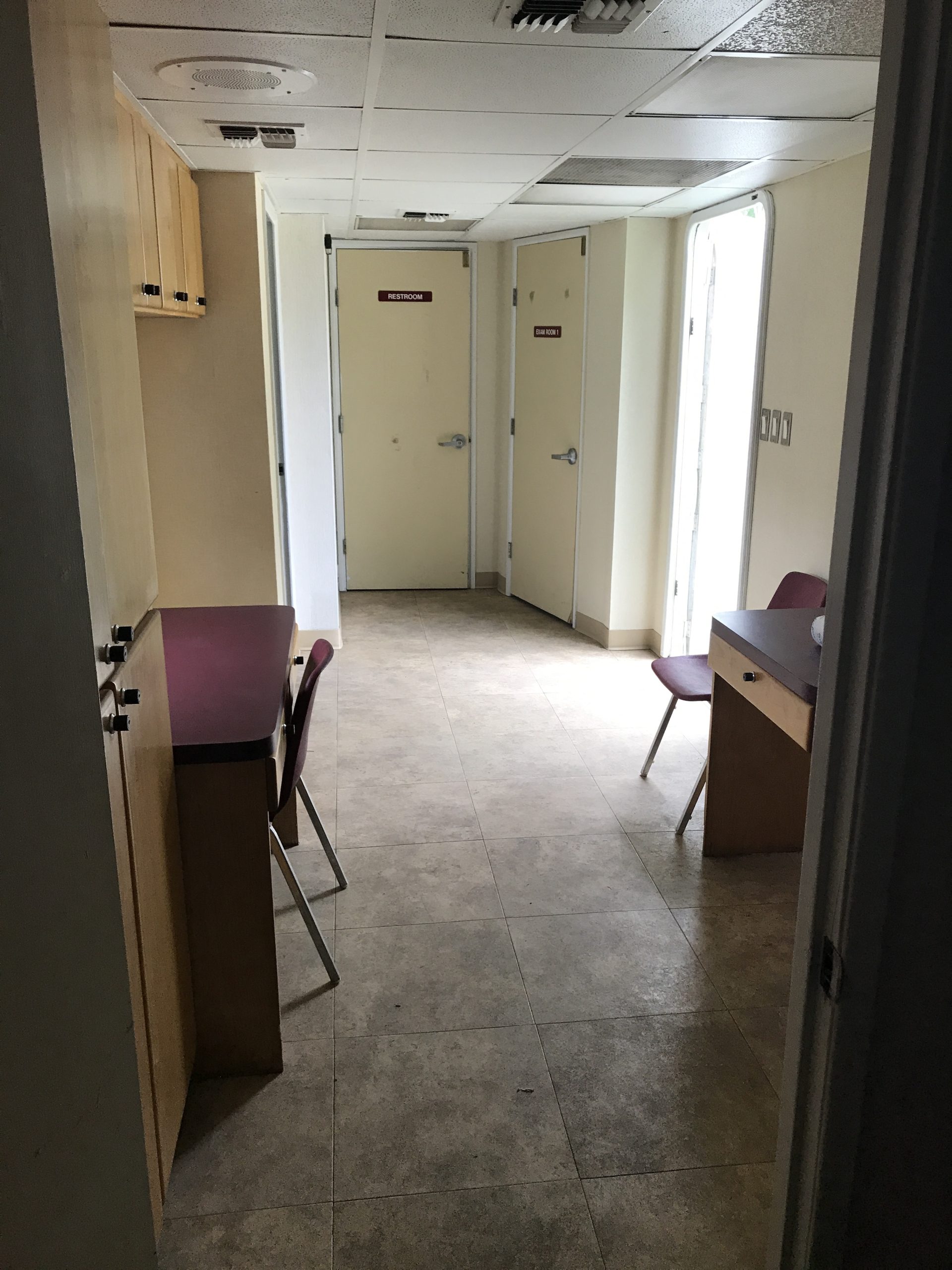 40′ Screening Coach with Three suites – Mobile Conversions International